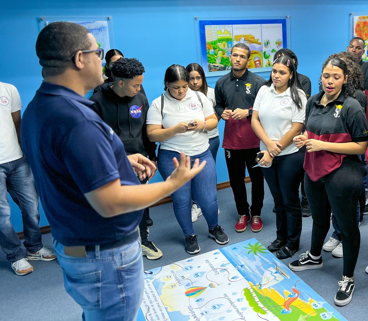INDRHI recibe estudiantes en Sala del Agua; realza importancia del ...